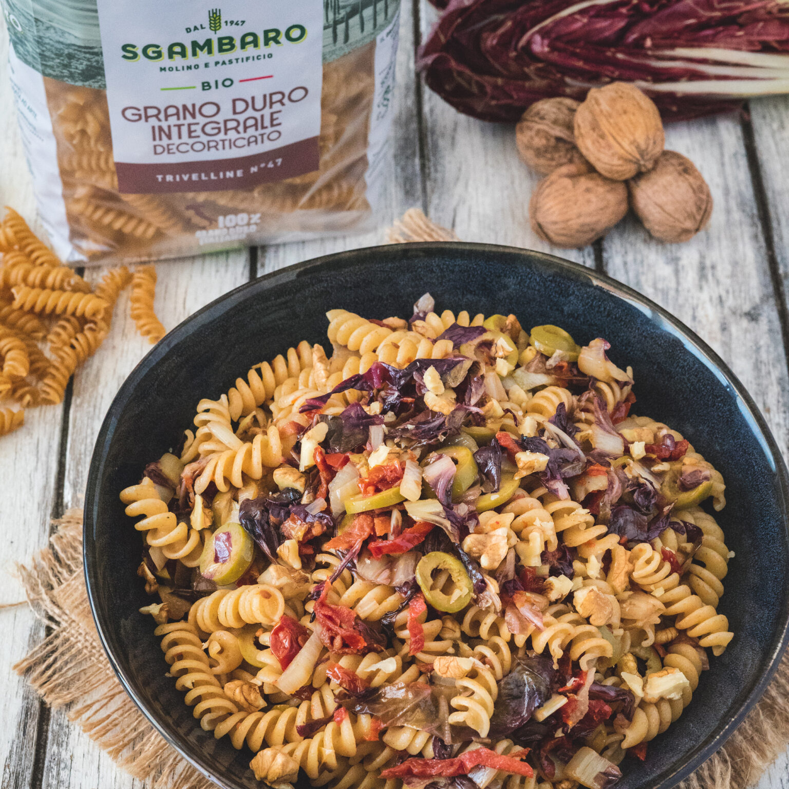 Wholemeal trivelline with radicchio, walnuts and sun-dried tomatoes ...